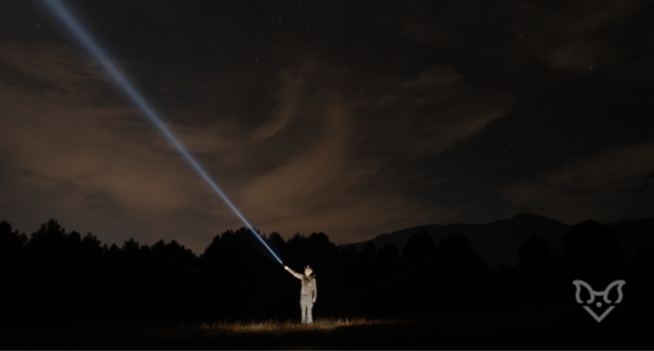 Nueva linterna Bat Vision Wild Boar II desarrollada por El Caldén Outdoor